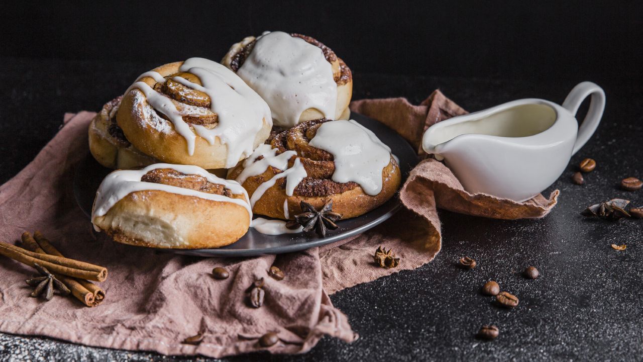 » Receta de roles de canela glaseados tipo Cinnabon versión light